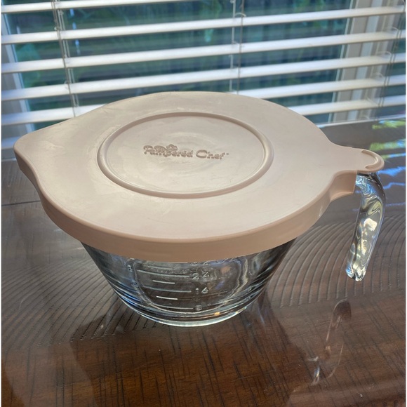 Pampered Chef | Kitchen | Pampered Chef Glass Measuring Cup With Cream ...
